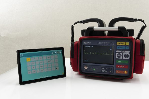 DEFIBRILLATOR AND PACEMAKER SIMULATOR - SIM-MOD